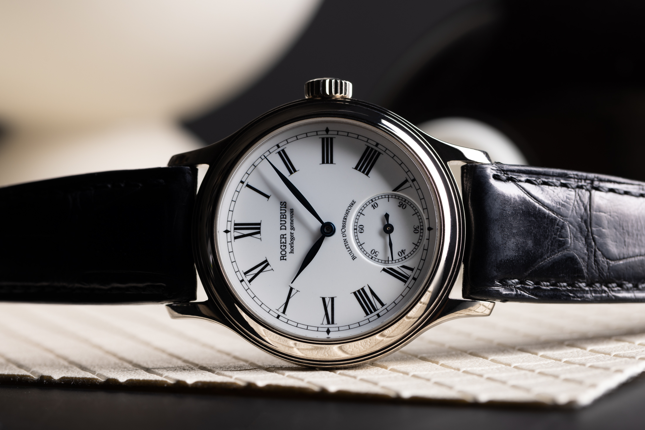 VINTAGE WATCHES: なぜ初期のロジェ・デュブイについて知っておくべきなのか？ - Hodinkee Japan （ホディンキー 日本版）