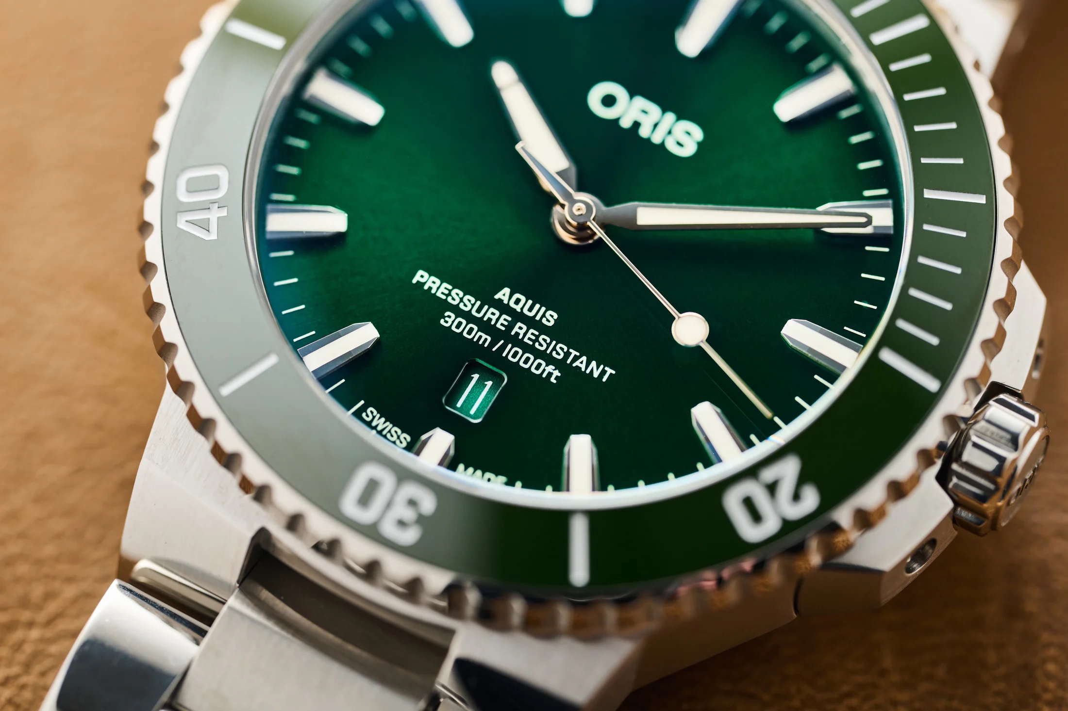 Introducing: オリスが次世代のアクイスデイトを発表 - Hodinkee Japan （ホディンキー 日本版）